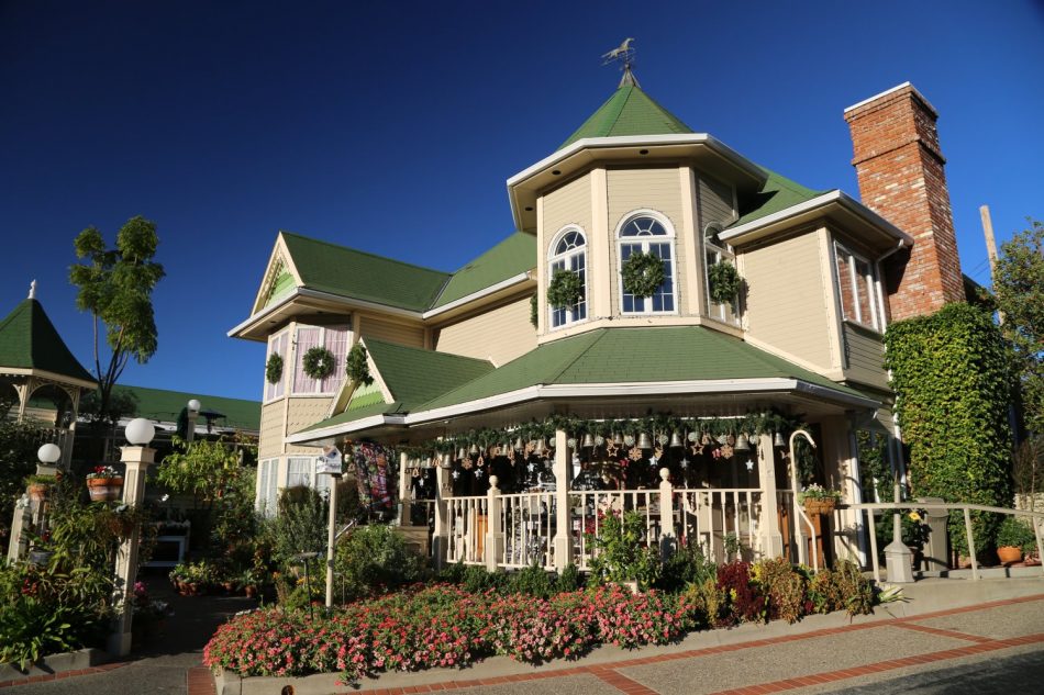 Guides - San Luis Obispo, CA - Apple Farm - Dave's Travel Corner