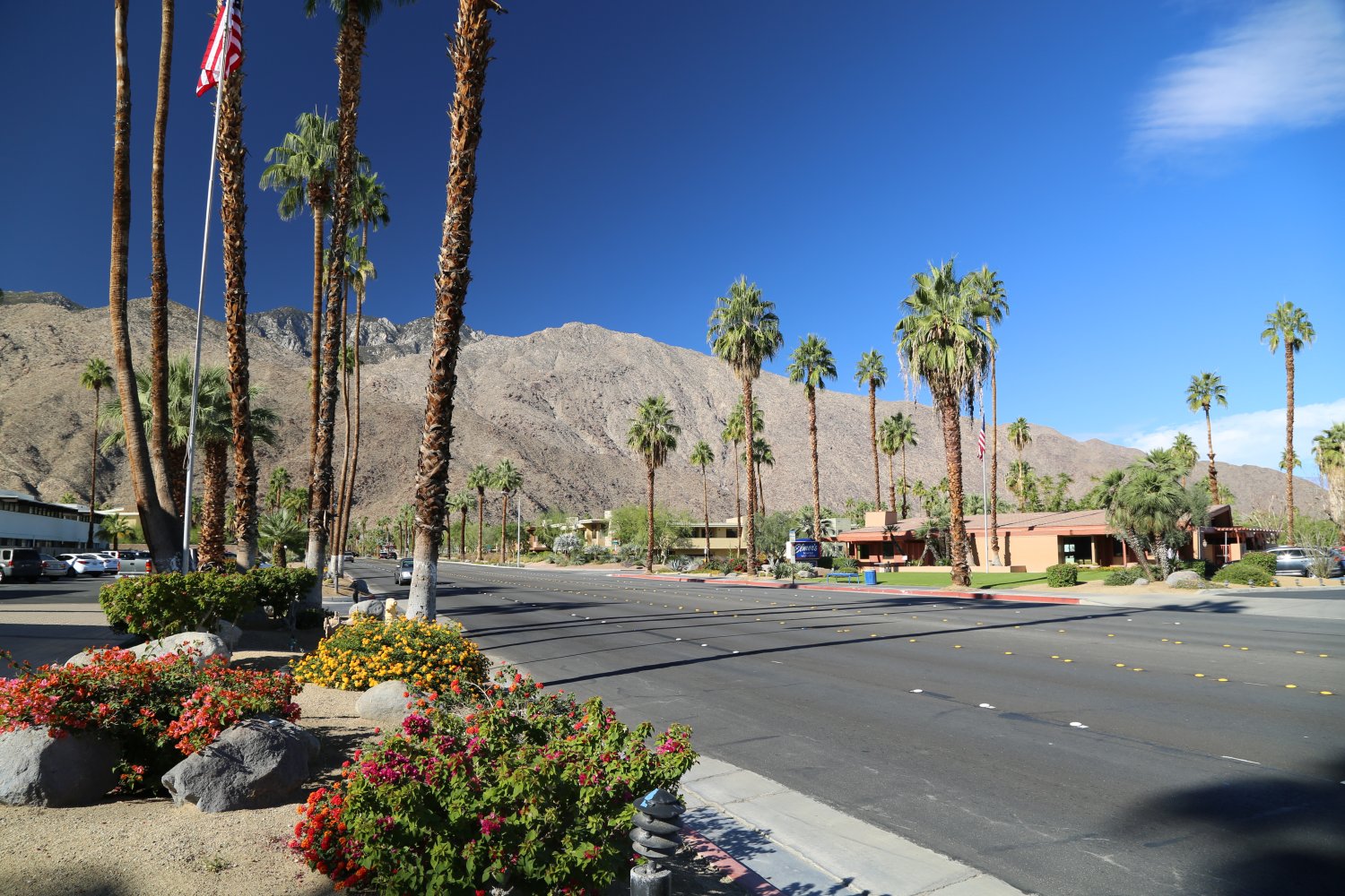 Guides - Palm Springs, CA - Hotels, Lodging - Dave's Travel Corner