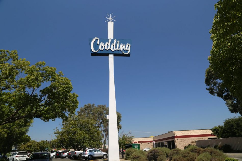 Guides - Santa Rosa, CA - Shopping - Dave's Travel Corner