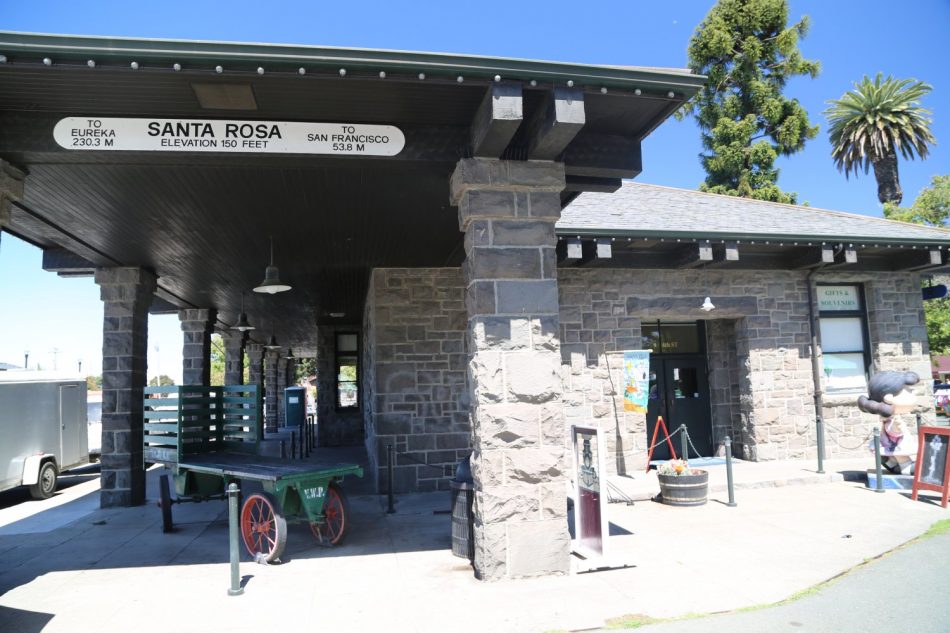 Guides - Santa Rosa, CA - Shopping - Dave's Travel Corner