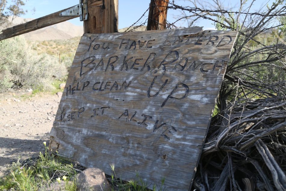 Guides - Death Valley, CA - Attractions - Dave's Travel Corner