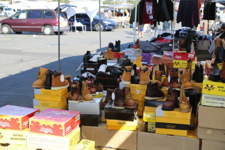 Los Angeles, CA - Flea Markets & Swap Meets - Dave's Travel Corner