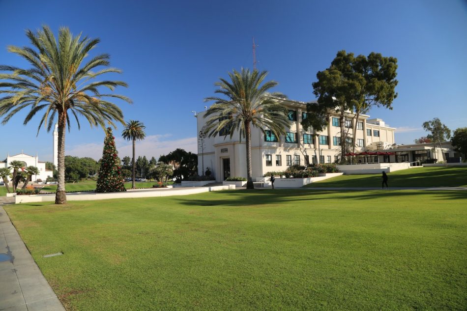 Guides - Los Angeles, CA - Colleges - Dave's Travel Corner