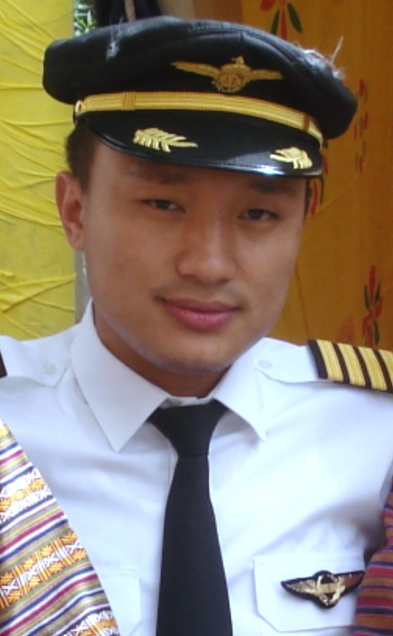 Landing in Paro, One of the World's Most Dangerous Airports - Interview ...